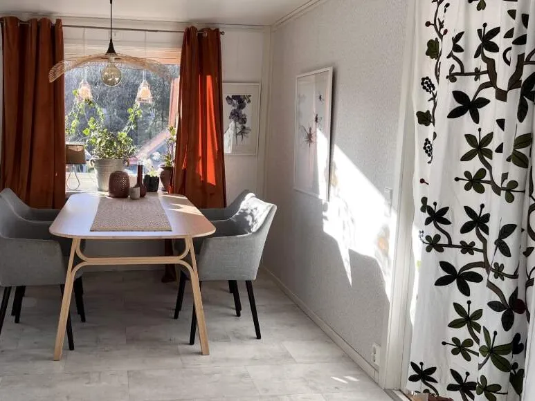 Högsboholmsvägen, Floda - 55 m2 rum i Floda