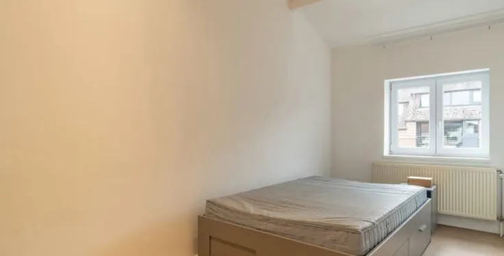 Chaussee reine astrid, Braine-L'Alleud - 1 kamer appartement in Braine ...